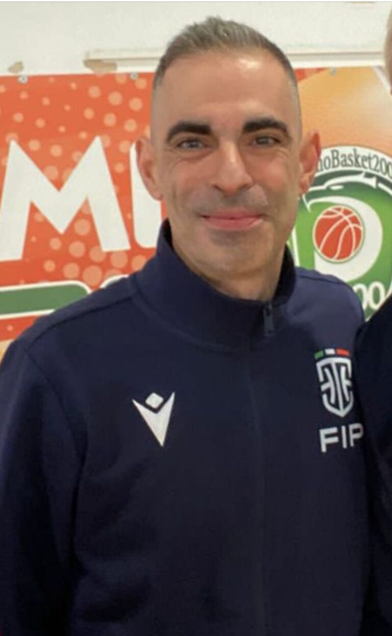 U17F. Alle finali di Roseto la Mercede Alghero e gli arbitri Antonio ...